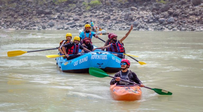 12 km Rafting in Rishikesh - India Thrills